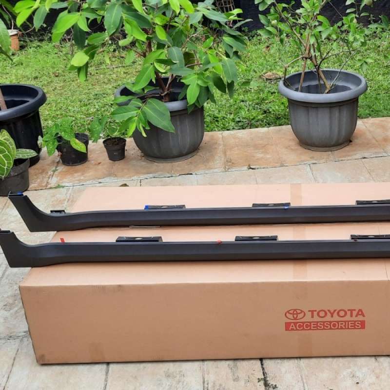 Promo Side Skirt List Body Samping Bawah Innova Venturer Facelift 2021 ...