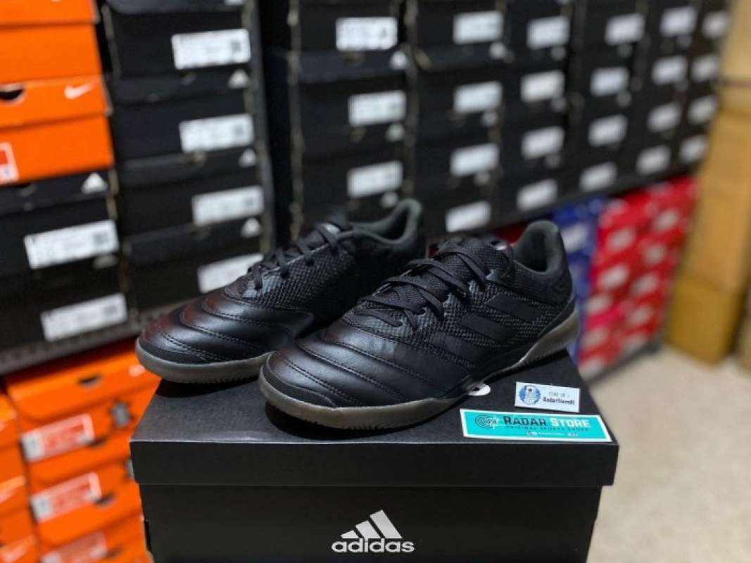 Jual Sepatu Futsal Adidas Copa 20.3 In Sala Core Black G28546 Original ...