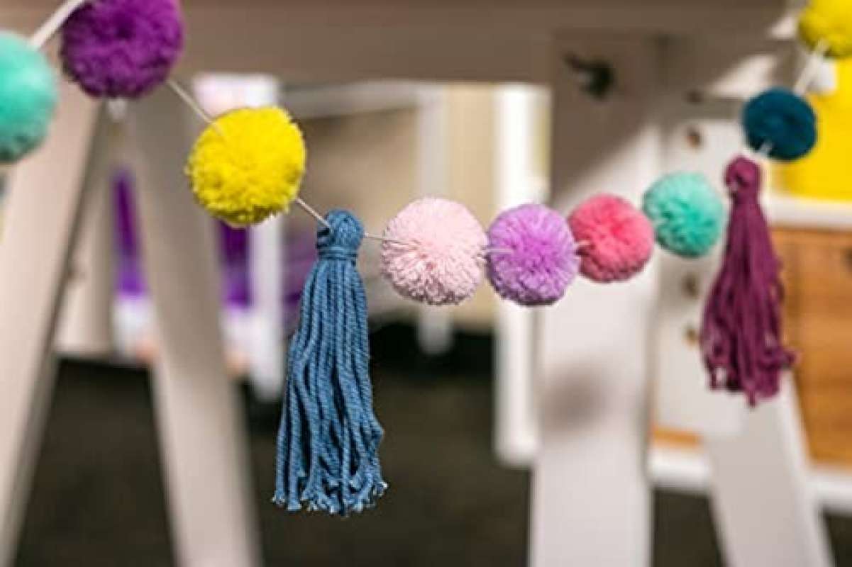 Jual Oh Happy Day Pom-poms And Tassels Garland Di Seller Yama ...