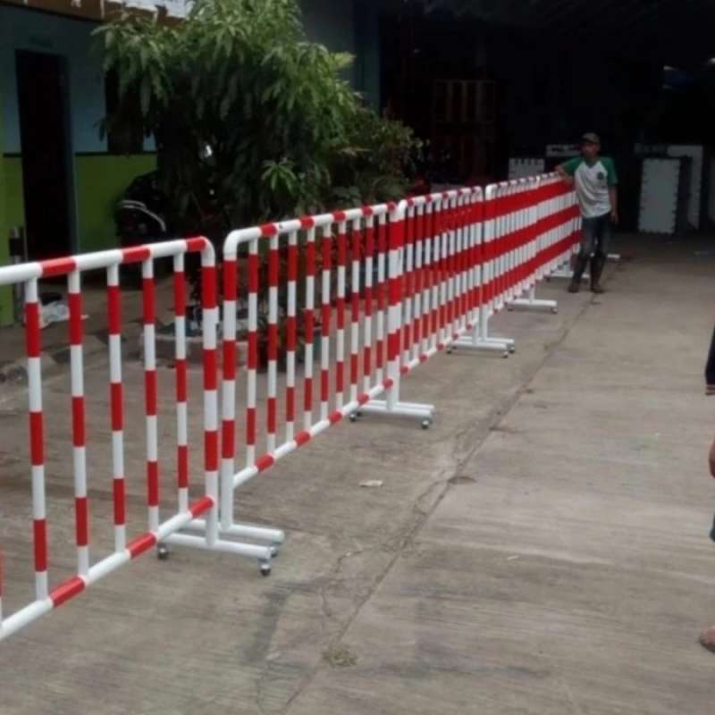 Jual Pagar Pembatas Parkiran / Road Barier /barikade -pakai Roda ...