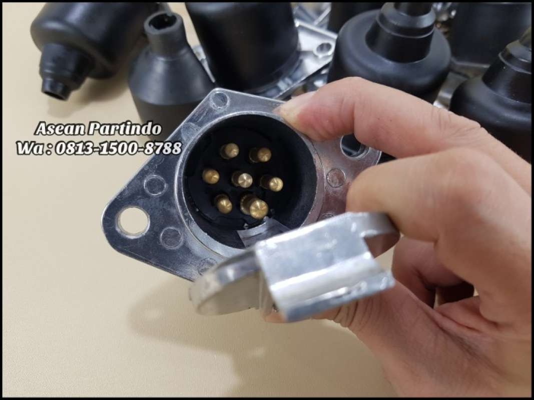 Promo Soket Lampu Cowo Pin 7 - Truck Trailer Terbaru Diskon 45% Di ...