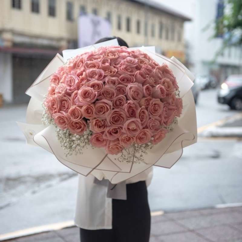 Promo The Hanna Flst - 100 Tangkai Roses Bouquet Buat Valentine Pacar ...