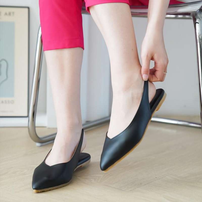 Jual LIVEN SANDAL NARA - 35 BLACK di Seller Liven - Cengkareng Timur ...