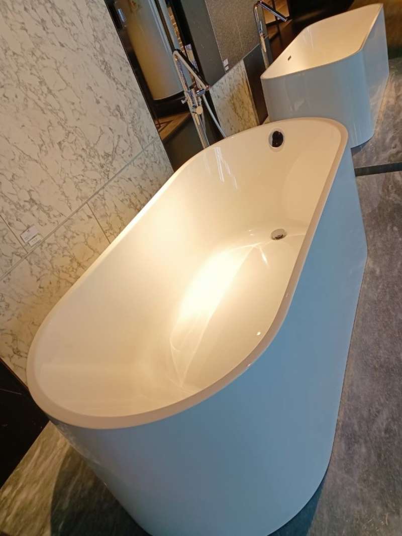 Jual Toto Bathtub Atelier Denmark Free Standing Acrylic Bathtub Di ...