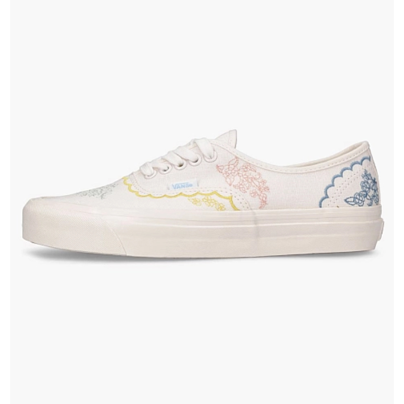 Jual Vans Authentic 44 Dx Sneakers - Linen Blossom Cloud Dancer ...