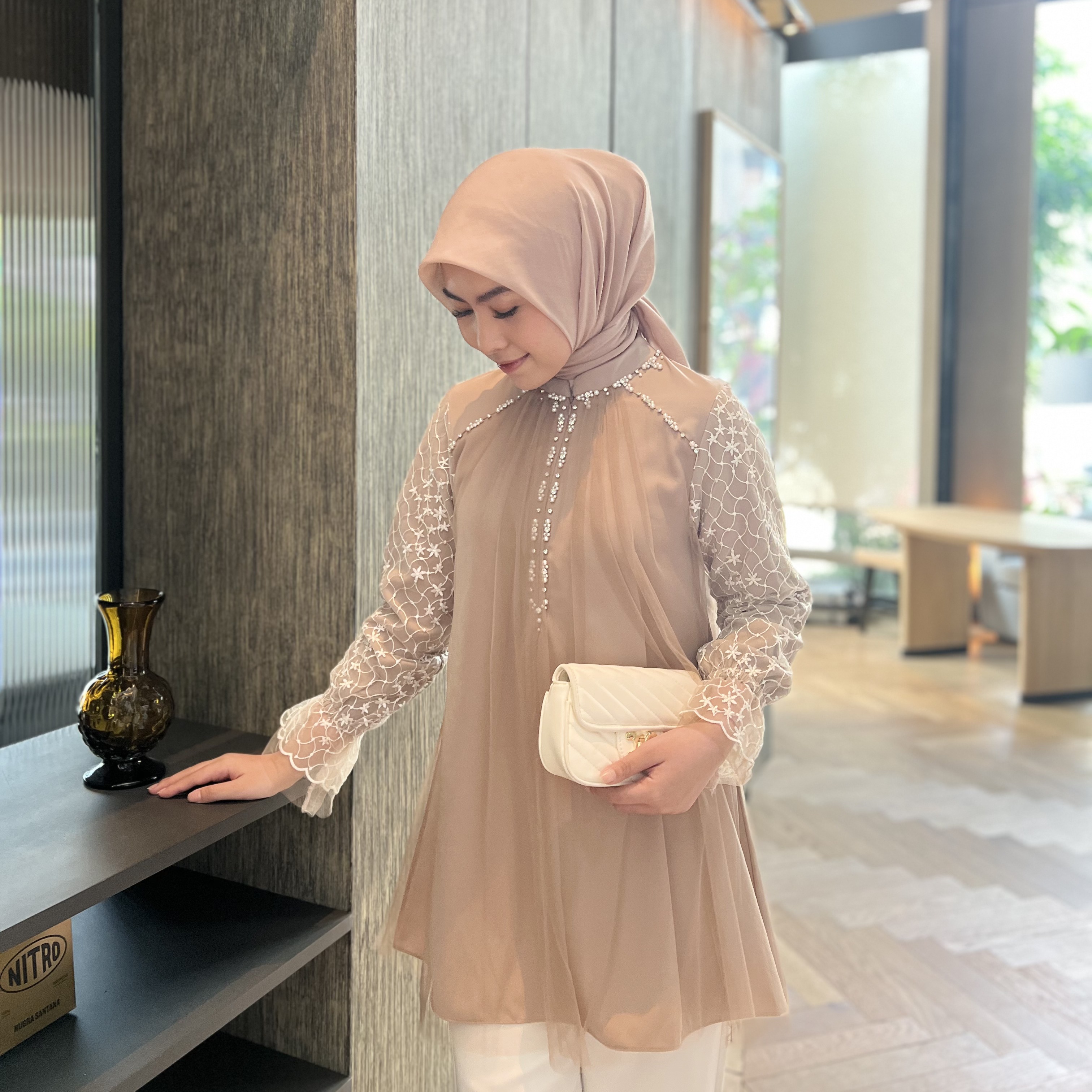 Jual Blouse Warna Putih Kekinian Terbaru - Harga Promo Juni 2024 | Blibli