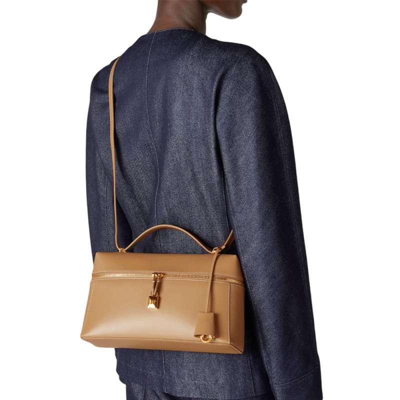 Promo Loro Piana L27 Pochette Extra Pocket Calfskin Light Bamboo Ghw Diskon 30% Di Seller Voila ...