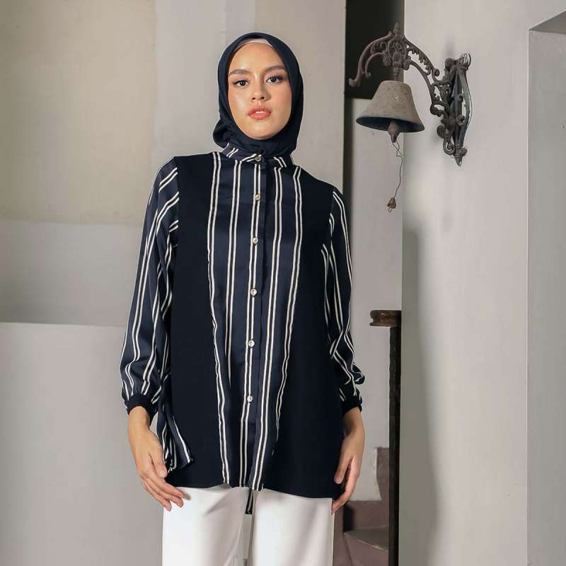 Jual Lonila Milea Blouse - Black - S Di Seller Kaleela.id Flagship ...