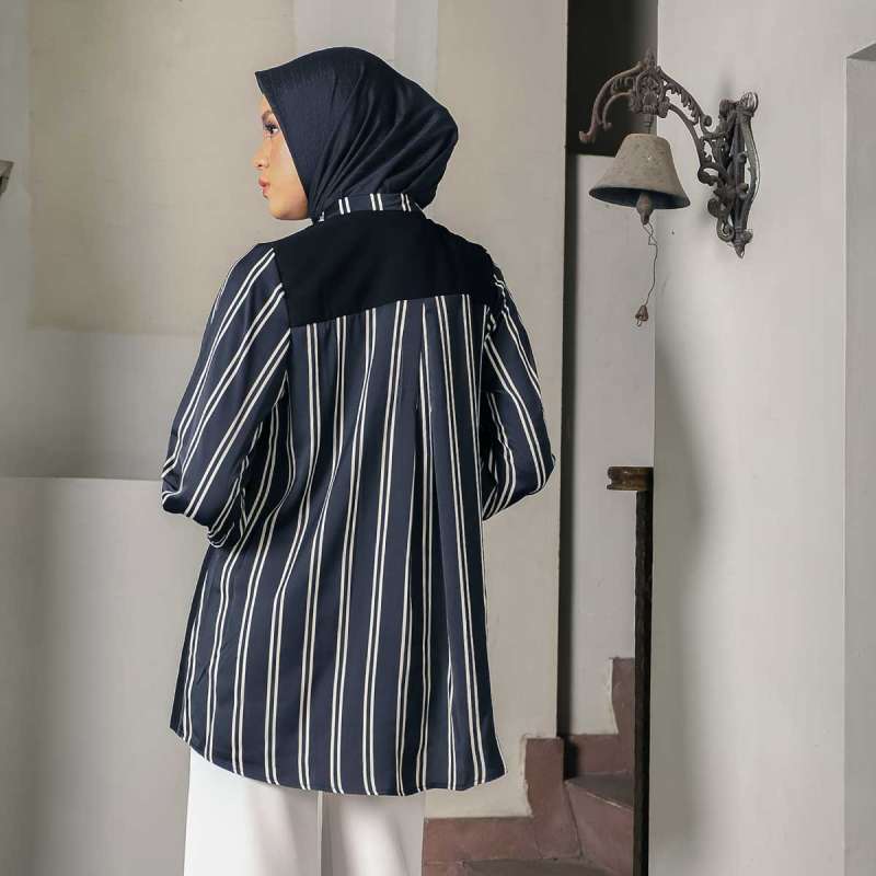 Jual Lonila Milea Blouse - Black - S Di Seller Kaleela.id Flagship ...