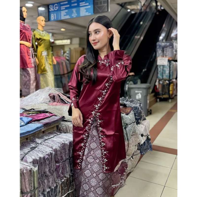 Jual Kebaya Stelan Rok Tenun 🏷️ Model Premium Original Terbaru & Harga ...