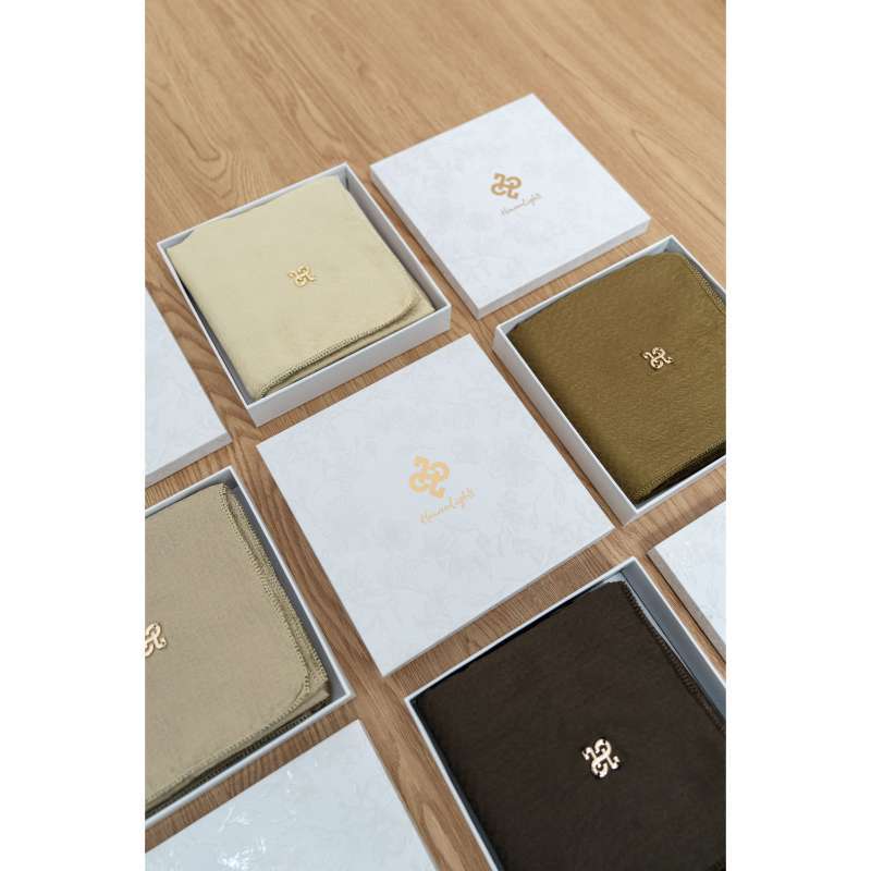 Promo Heaven Lights Signature Emboss Scarf - Coconut Diskon 21% Di ...