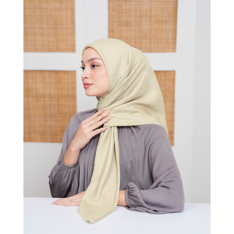 Promo Heaven Lights Signature Emboss Scarf - Coconut Diskon 21% Di ...