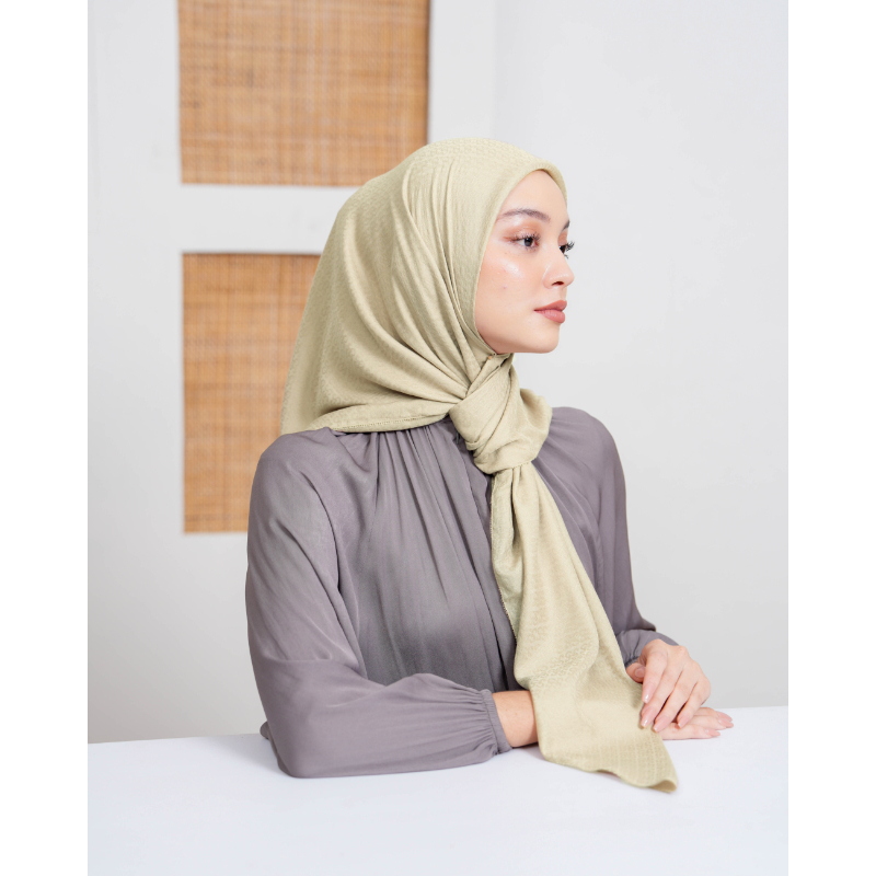 Promo Heaven Lights Signature Emboss Scarf - Coconut Diskon 21% Di ...