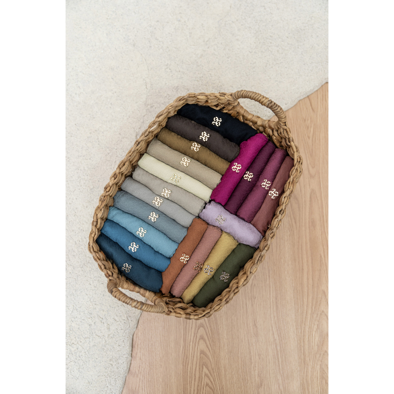 Promo Heaven Lights Signature Emboss Scarf - Coconut Diskon 21% Di ...