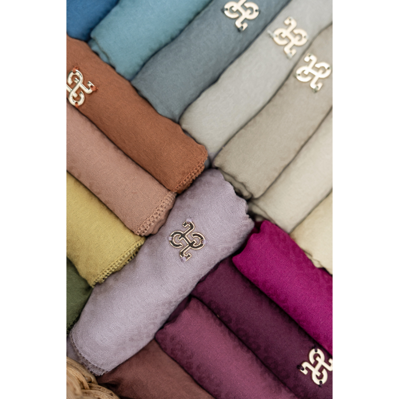 Promo Heaven Lights Signature Emboss Scarf - Coconut Diskon 21% Di ...