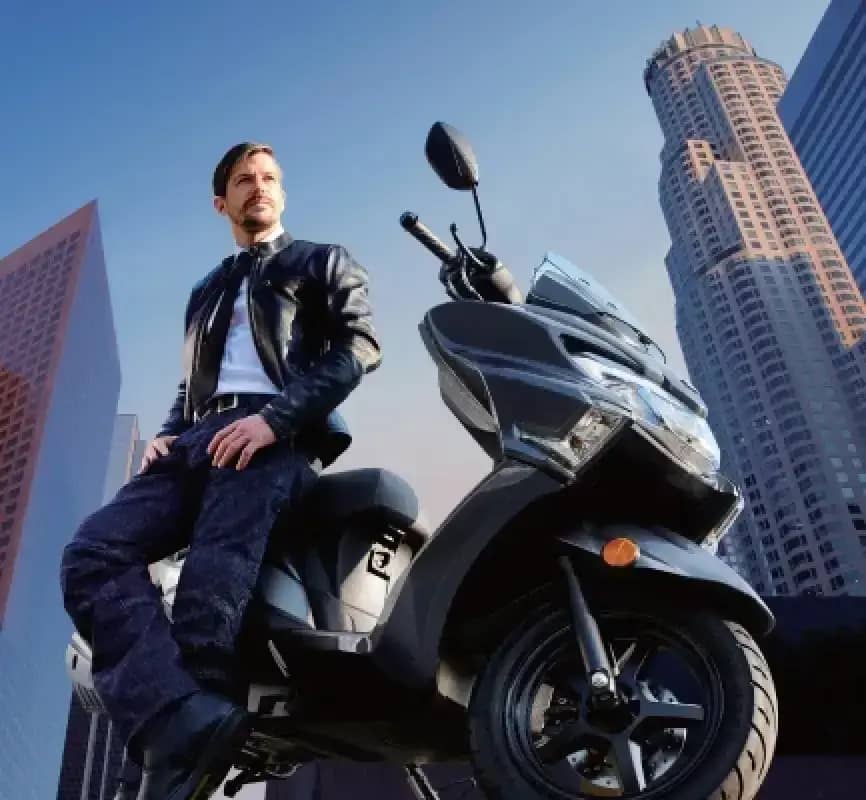 Suzuki Burgman 125 2026 - Harga OTR, Promo Mei, Spesifikasi & Review