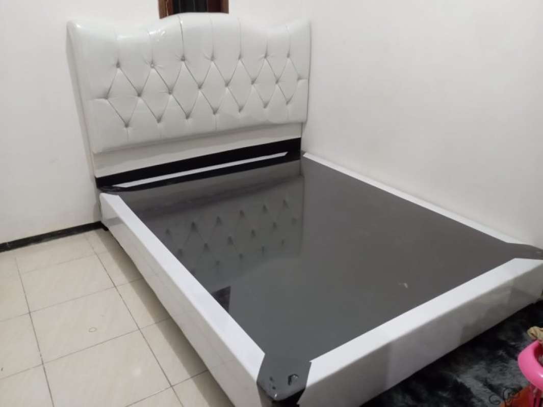 Jual Divan / Difan Ranjang Kasur Sandaran Motif Wajik Kain Oscar Di ...