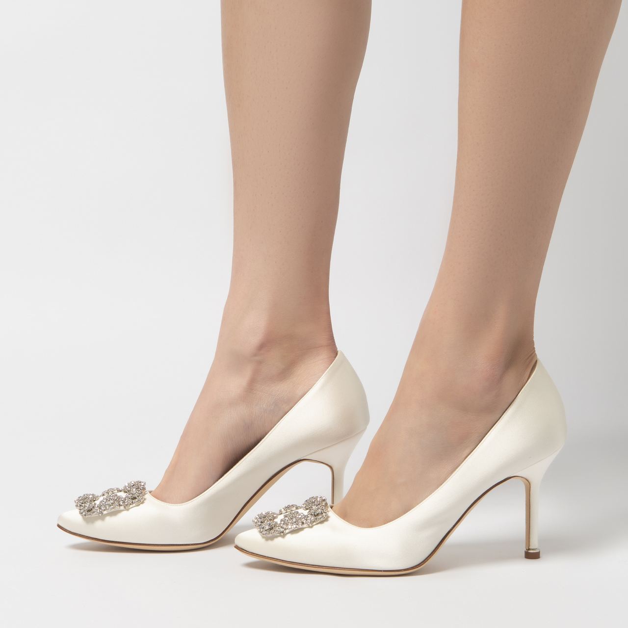 Promo Manolo Blahnik Hangisi 90 Satin Pumps With Clc Crystal Buckle ...