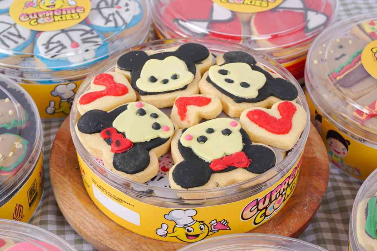 Jual . Cupreme cookies kue kering karakter aneka karakter kartun lucu ...