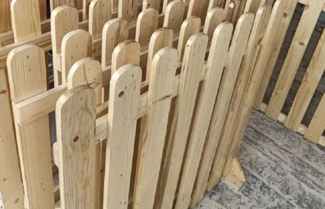 Jual Pagar Kayu 100x1,5x100cm, Pagar Jati Belanda Di Seller Ud Pusat ...