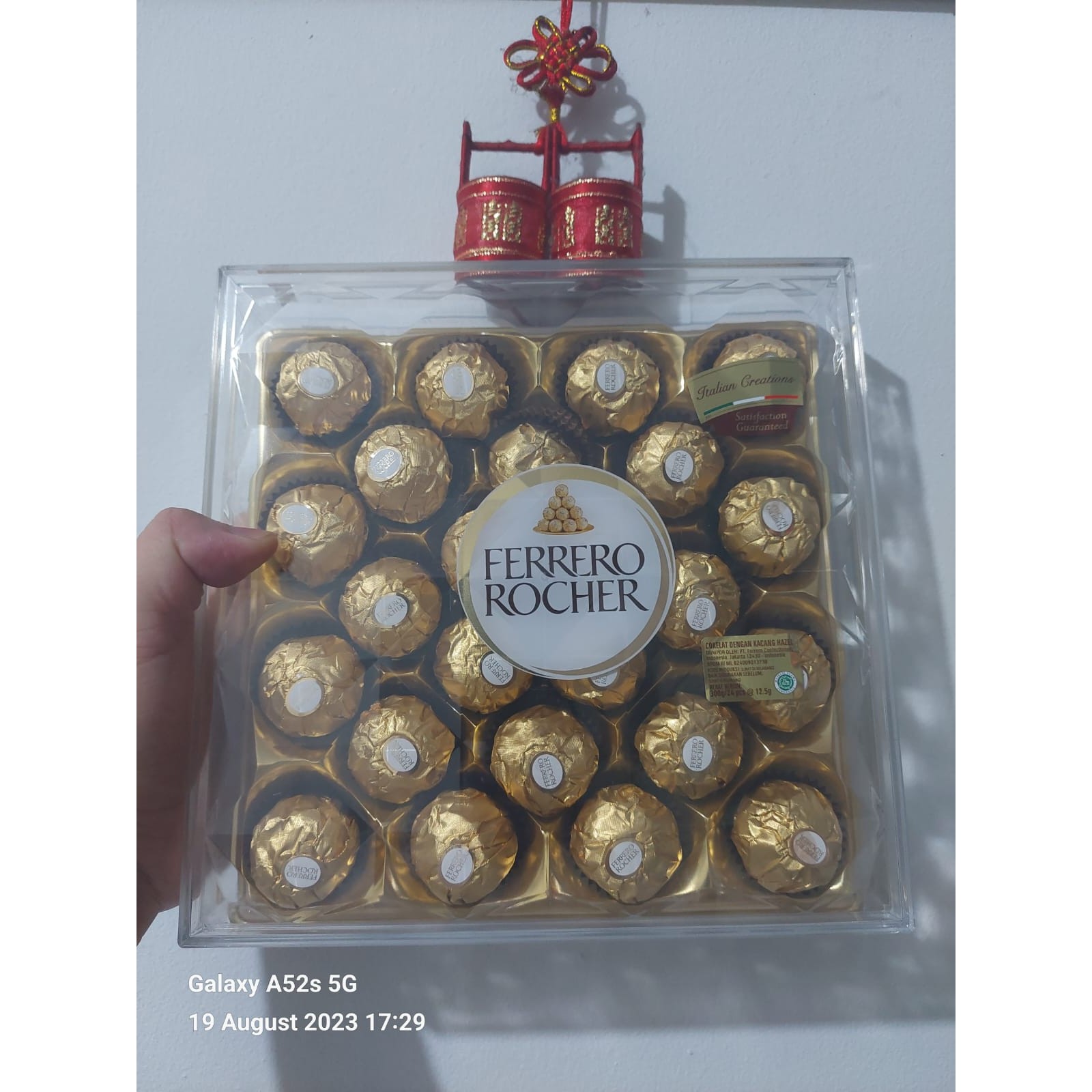 Jual Ferrero Rocher Cokelat Dengan Kacang Hazel isi 24 Pcs / 300g / 300 ...