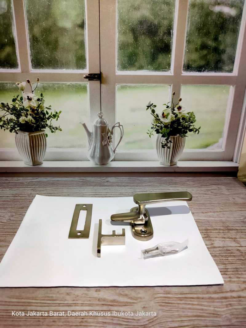 Jual Panolet, Window Lock, Rambuncis Jendela - Antik Brass Di Seller ...