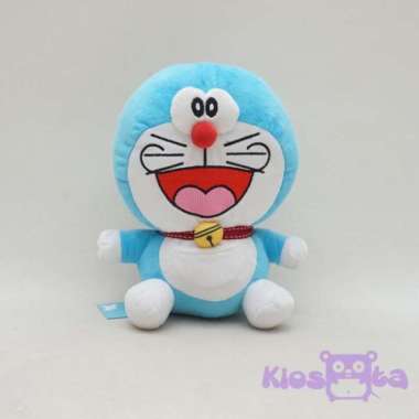boneka doraemon kecil