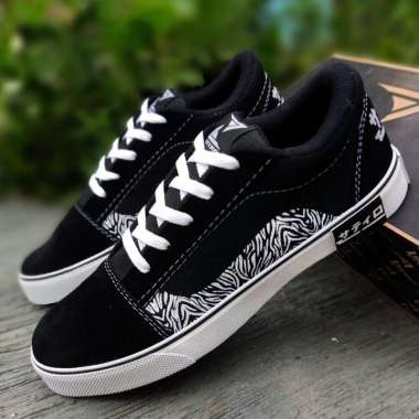 Jual Sepatu Sekolah Dan Harganya Terbaru & Original - Harga Promo ...