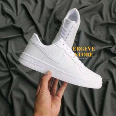 Jual Sepatu Af1 Putih Polos High Model Terbaru - Harga Promo Desember ...