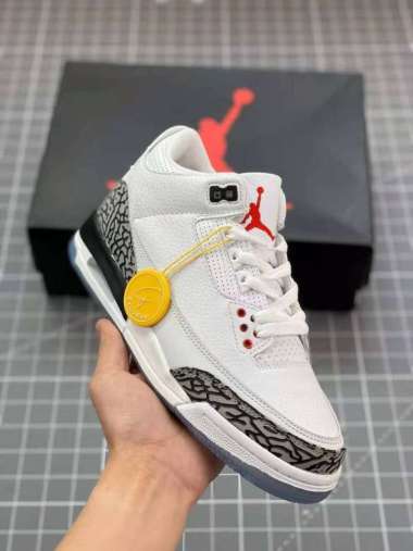 Sepatu Air Jordan 4 - Harga Original Terbaru April 2022 | Blibli