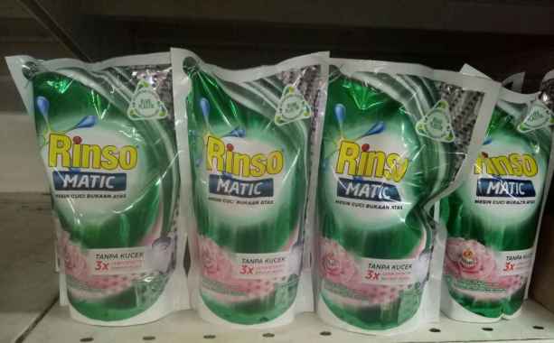 Jual Rinso Matic Deterjen Cair Bukaan Depan Botol Terbaik April 2022 ...