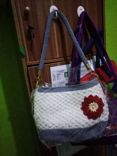 Jual Macam Macam Tas Rajut Model Terbaru & Kekinian - Harga Diskon ...