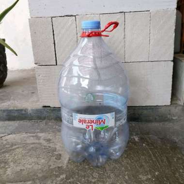 Galon Le Mineral 15 Liter 100% Asli Indonesia September 2023 | Blibli