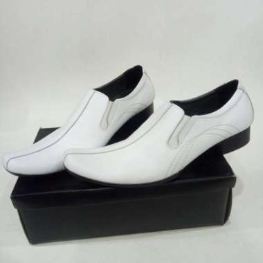 Jual Sepatu Putih Polos Model Terbaru - Harga Promo Mei 2023 | Blibli