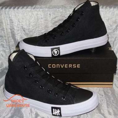 Jual Sepatu Buat Jalan Jalan Buat Wanita Model Terbaru & Kekinian ...