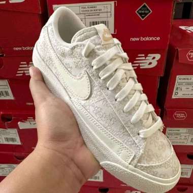 Lifestyle Sporty Shoes Wanita Original - Harga & Model Terbaru Juli ...